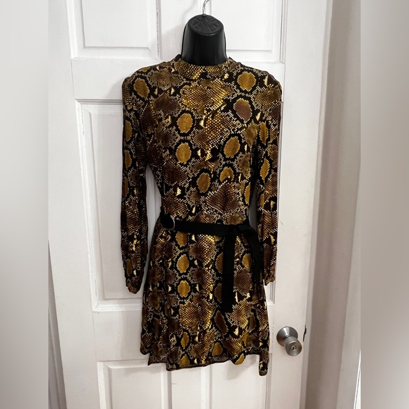 Zara | Dresses | Zara Dress Size Xs Snakeskin Long Sleeve Belted Animal ...